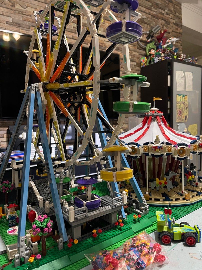 Lepin Grand Carousel and Ferris Wheel, Hobbies & Toys, Toys & Games on ...