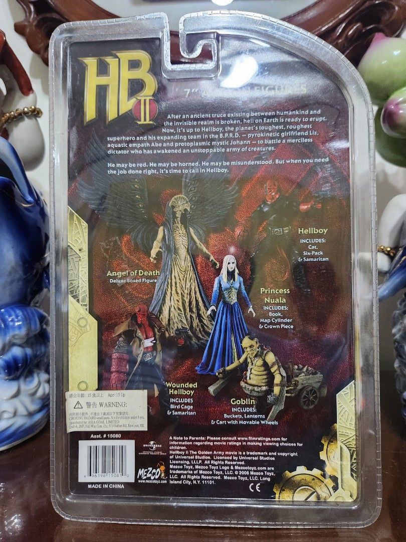Mezco Hellboy (not McFarlane & Neca), Hobbies & Toys, Toys & Games on ...