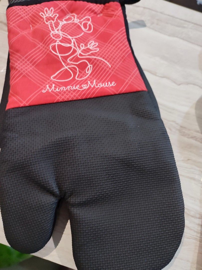 Mickey mouse 2pack oversize oven mittens, Furniture & Home Living ...