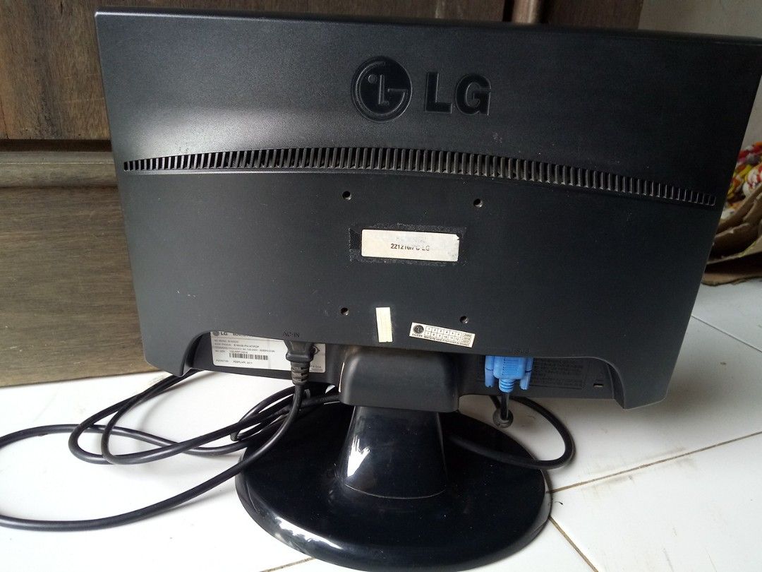 Monitor komputer bekas LG 15,6 inch wide normal terawat, Elektronik, Bagian Komputer & Aksesoris ...