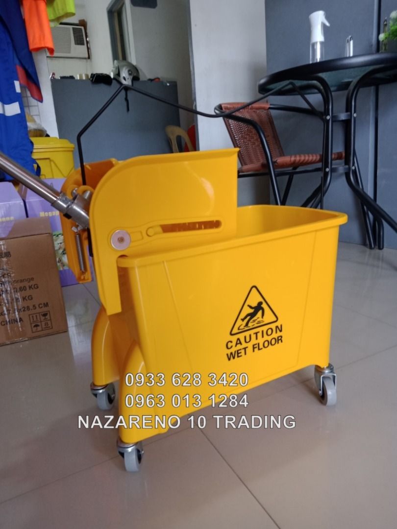 Mop Squeezer, Furniture & Home Living, Cleaning & Homecare Supplies ...