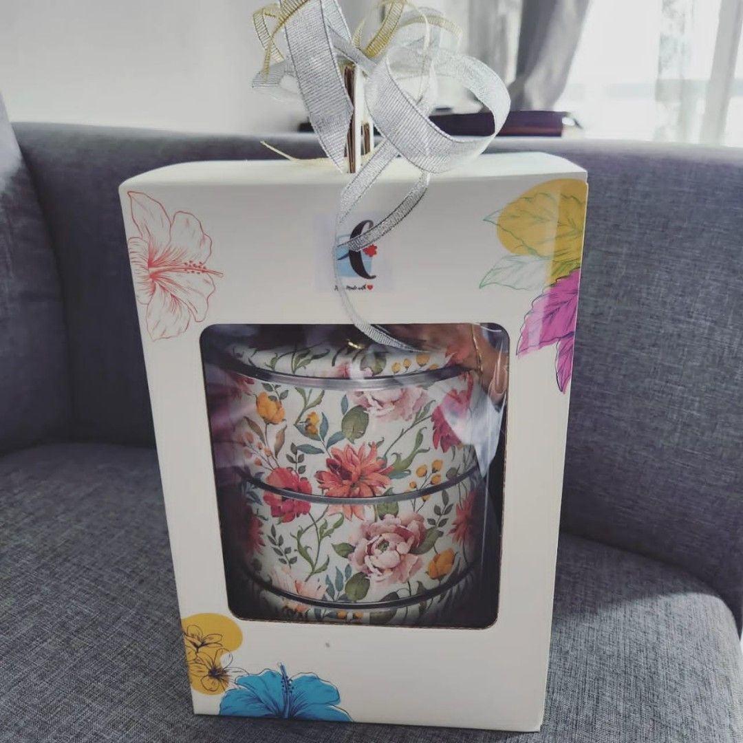 New Hampers with Tiffins & Kuih Raya, Food & Drinks, Gift Baskets ...