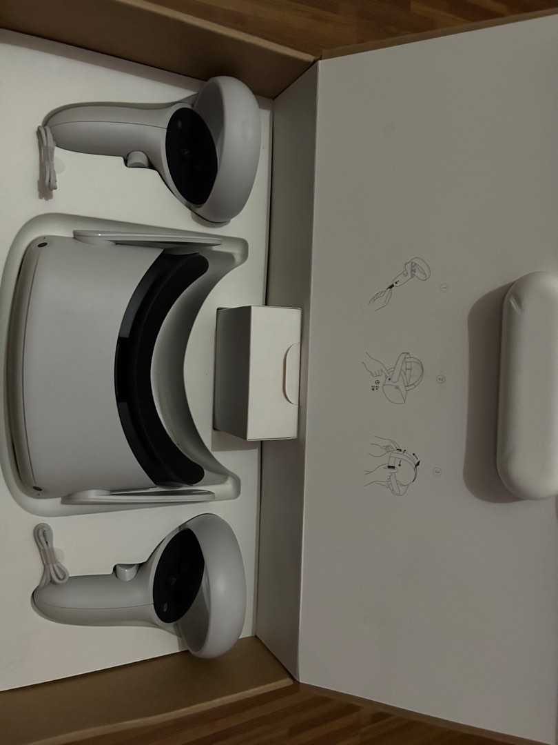 Oculus Quest 2, Video Gaming, Video Game Consoles, Others on Carousell