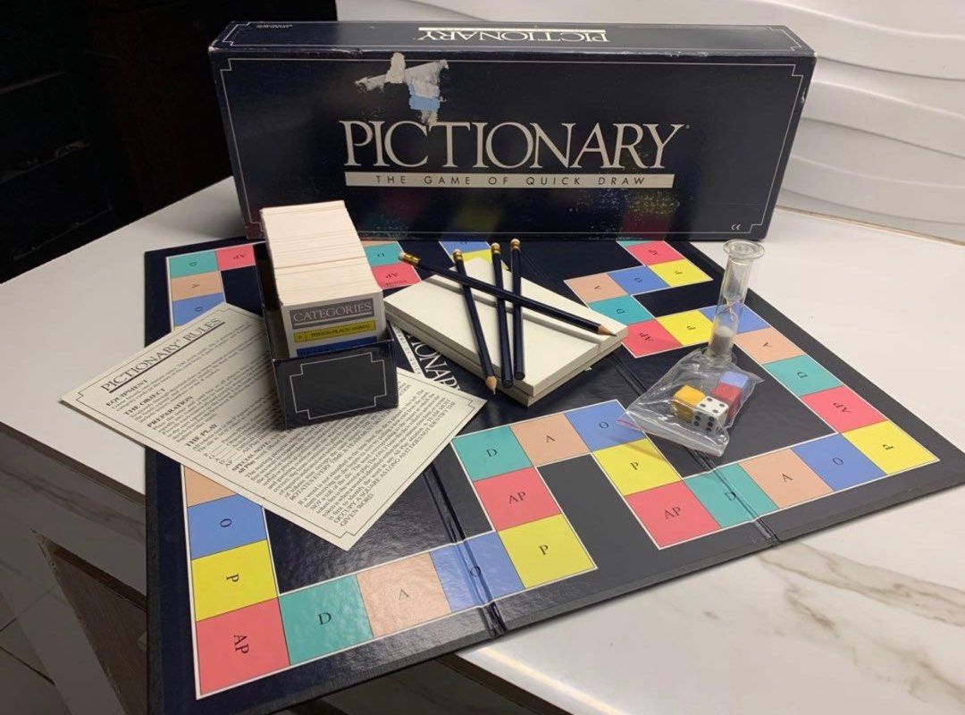 PICTIONARY - THE GAME OF QUICK DRAW, Hobbies & Toys, Memorabilia ...