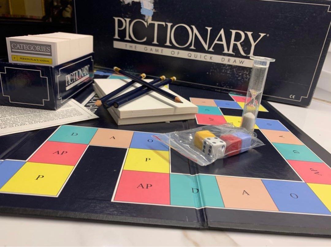 PICTIONARY - THE GAME OF QUICK DRAW, Hobbies & Toys, Memorabilia ...