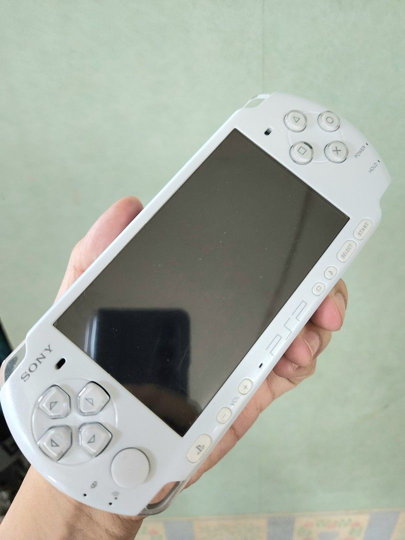 PSP 3000 Pearl White (Complete) Playstation Portable, Video Gaming ...