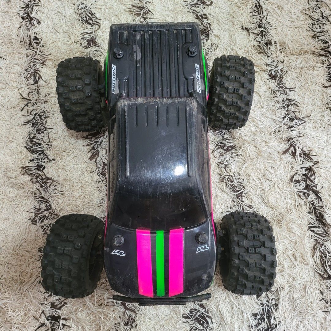 RC Proline ProMt MT 4X4 Monster Truck Ready to Run RTR, Hobbies & Toys ...