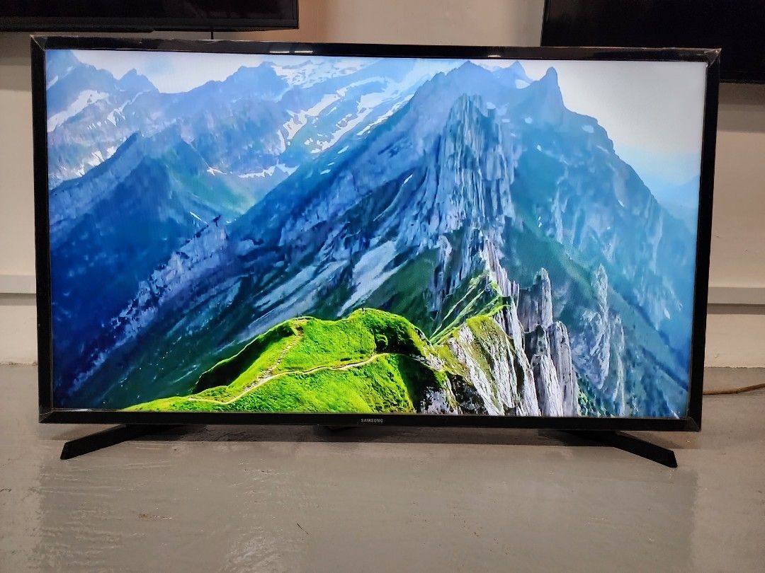 SAMSUNG 40" 4K Smart tv UA40J5250DKXXS, TV & Home Appliances, TV ...