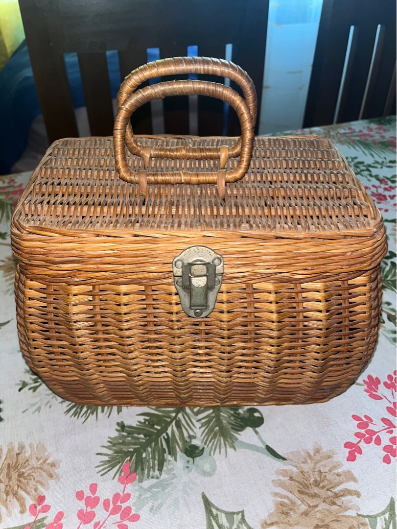 Small Ratan Picnic Basket Bag, Women's Fashion, Bags & Wallets, Beach ...