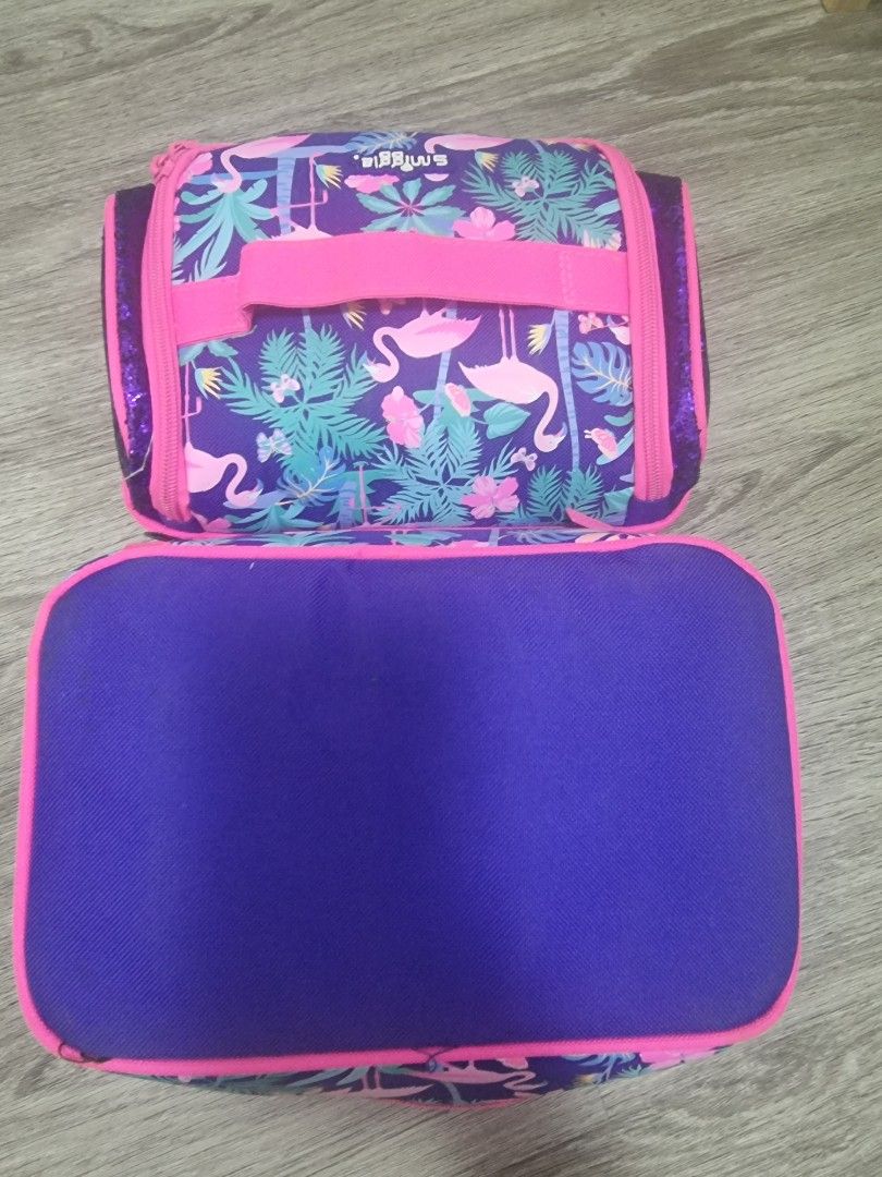 Smiggle lunch bag - flamingo, Babies & Kids, Babies & Kids Fashion on ...