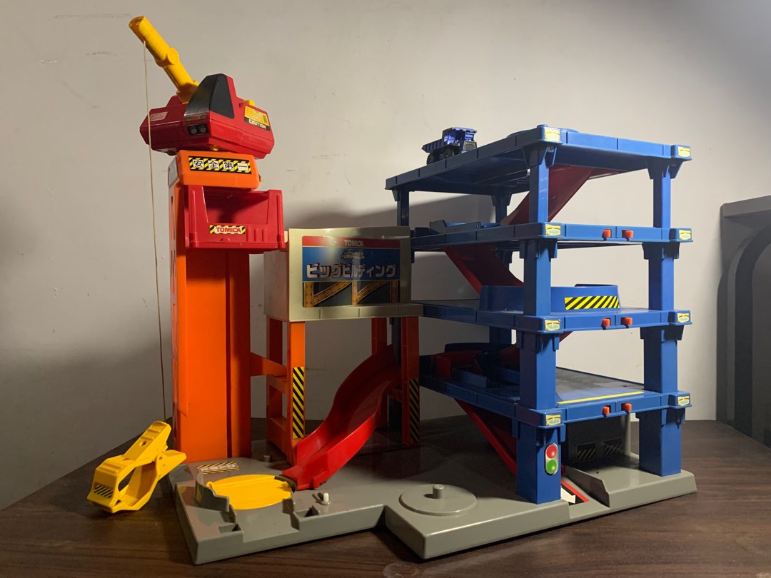 Tomica Big Building, Hobbies & Toys, Toys & Games on Carousell