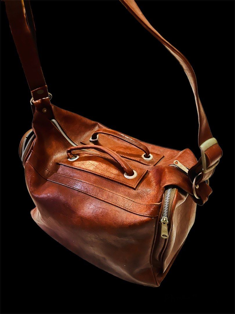 RARE! VINTAGE CAMERA BAG CHERRY LEATHER, Men's Fashion, Bags, Sling ...