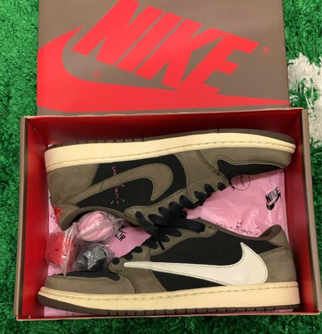 AJ1 LOW TRAVIS SCOTT OG, Men's Fashion, Footwear, Sneakers on Carousell