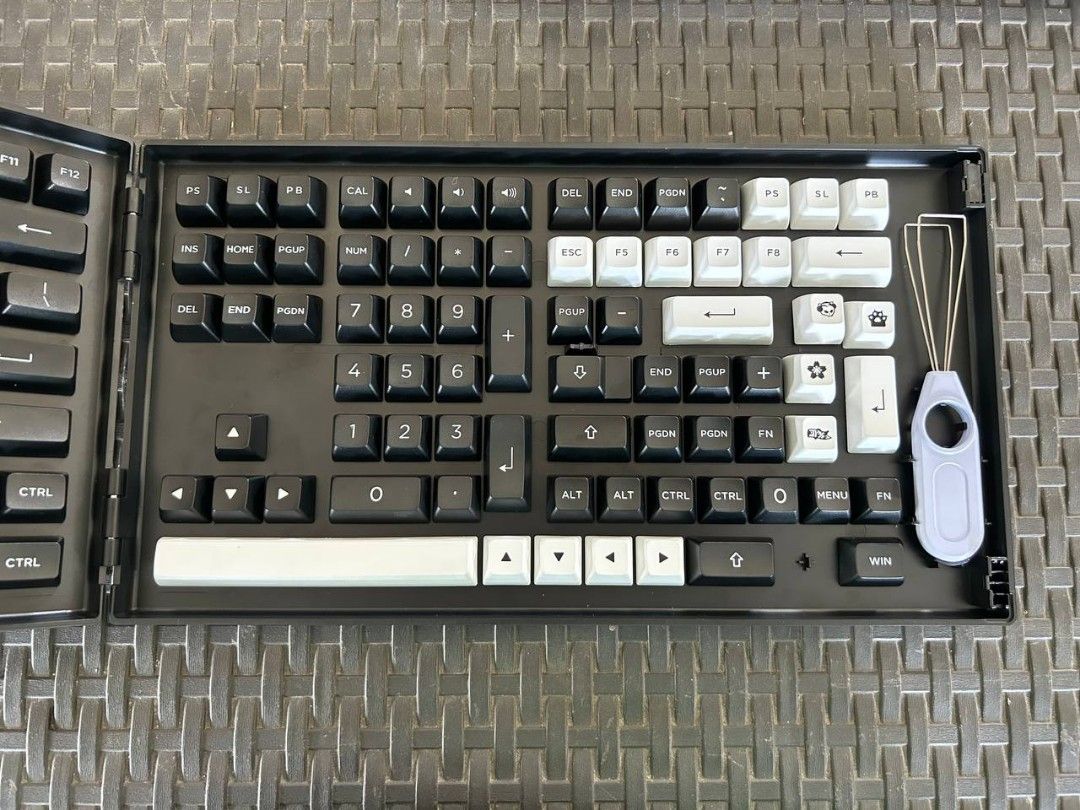 Akko White on Black Keycaps, Computers & Tech, Parts & Accessories ...