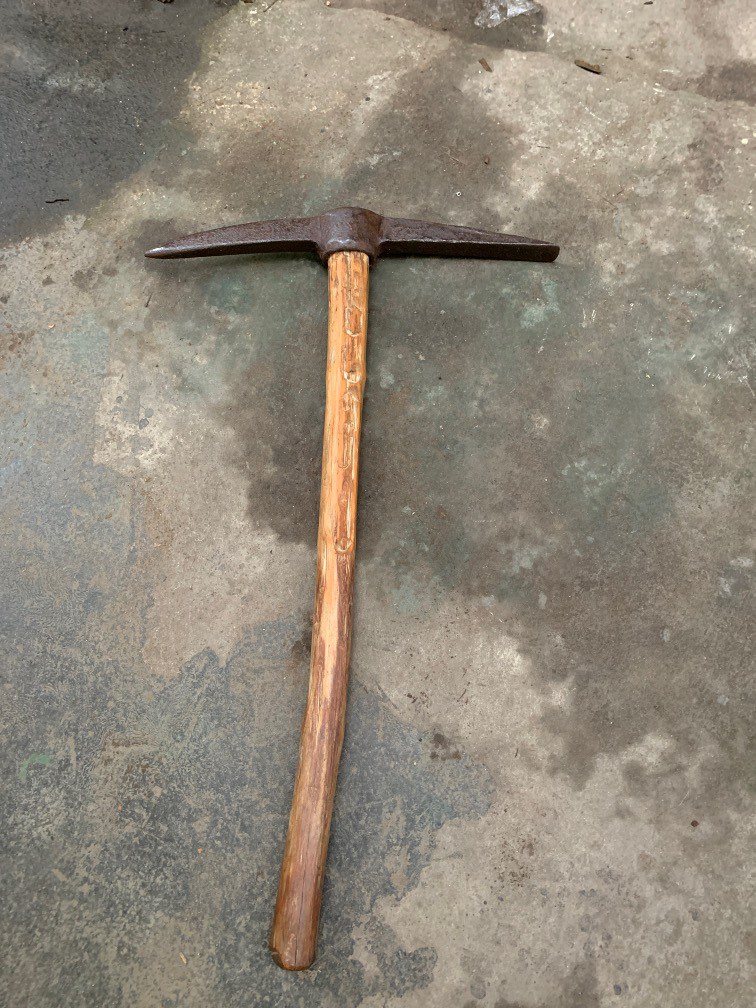 Antique pickaxe ⛏ @ AA ( about 20 x 32 inch ), Hobbies & Toys ...