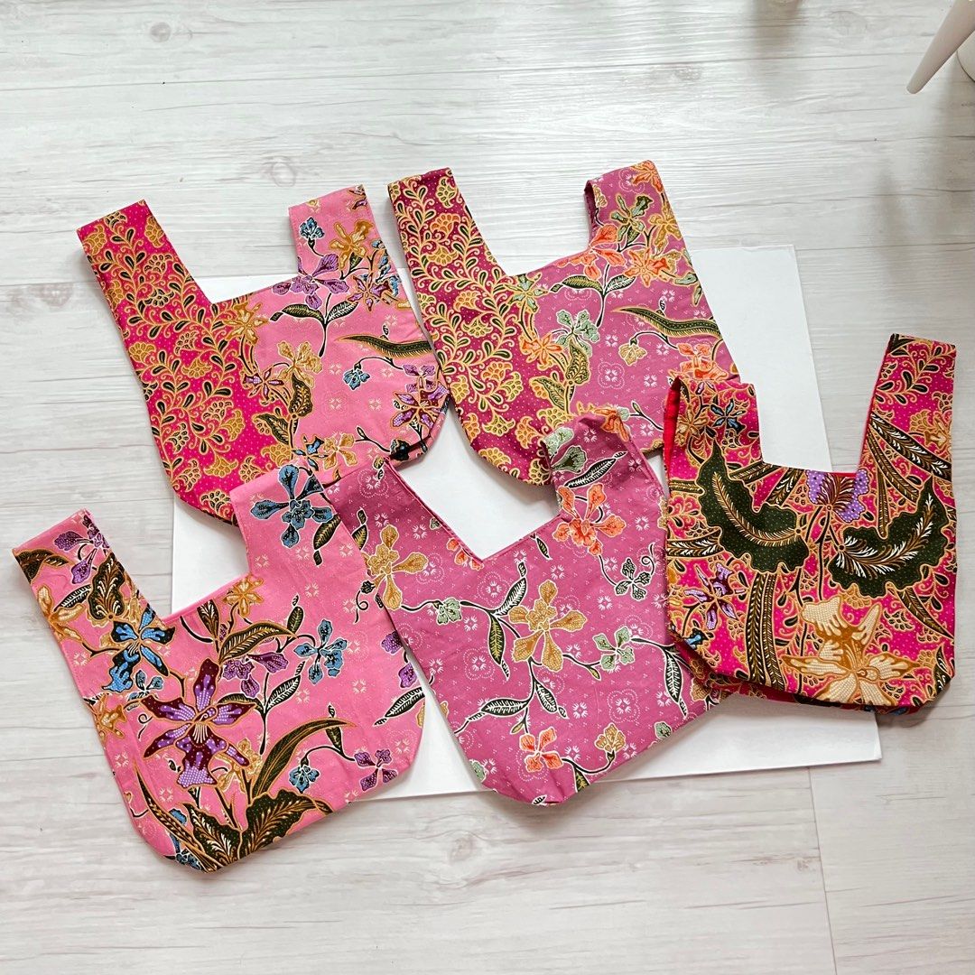 Batik Mini Knot Bag Handmade in Singapore, Women's Fashion, Bags ...