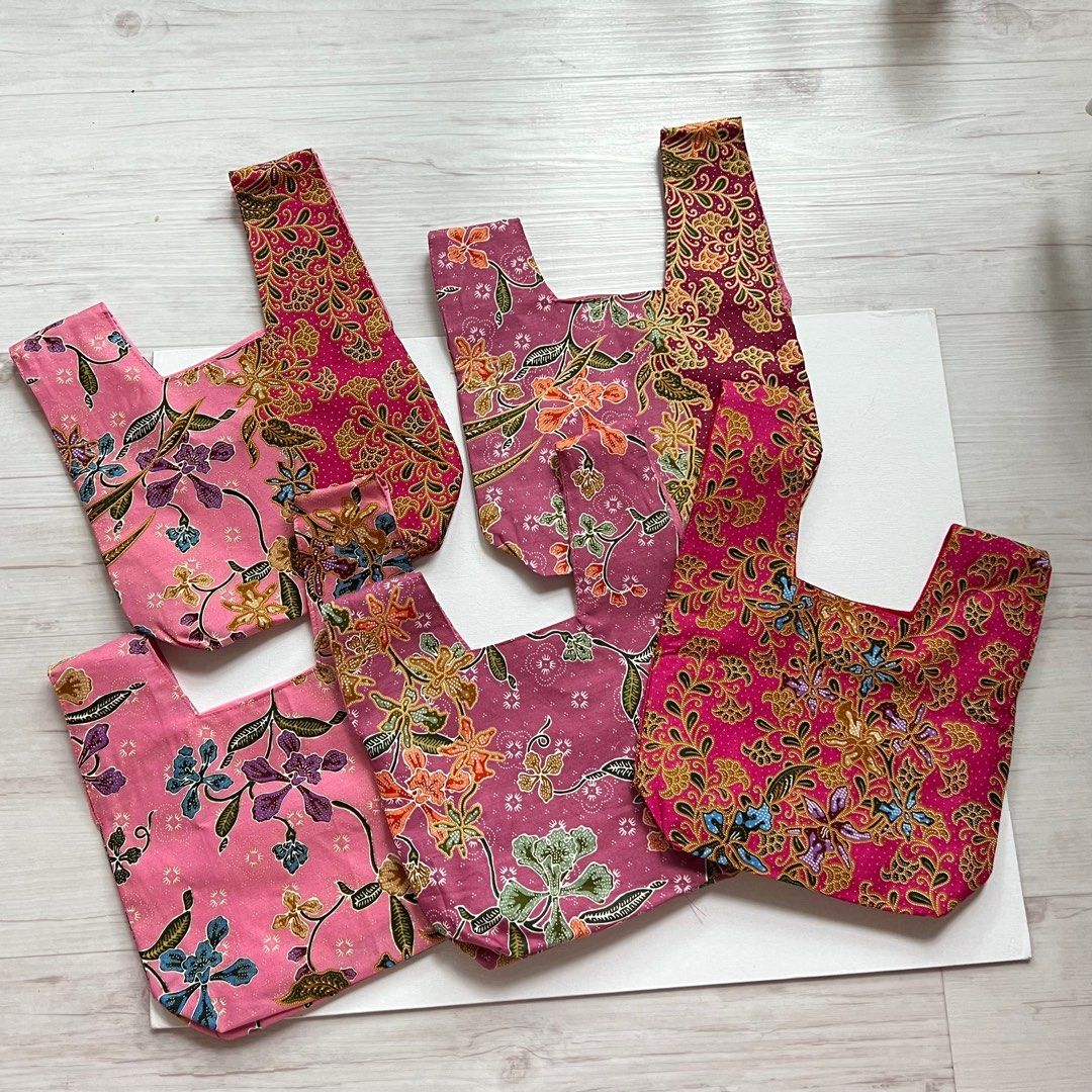 Batik Mini Knot Bag Handmade in Singapore, Women's Fashion, Bags ...