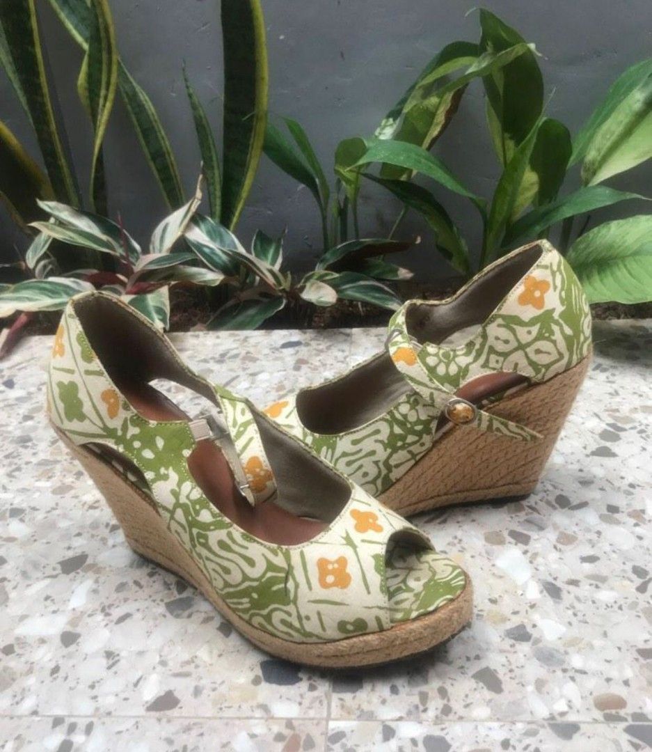 Batik shoes, Fesyen Wanita, Sepatu di Carousell