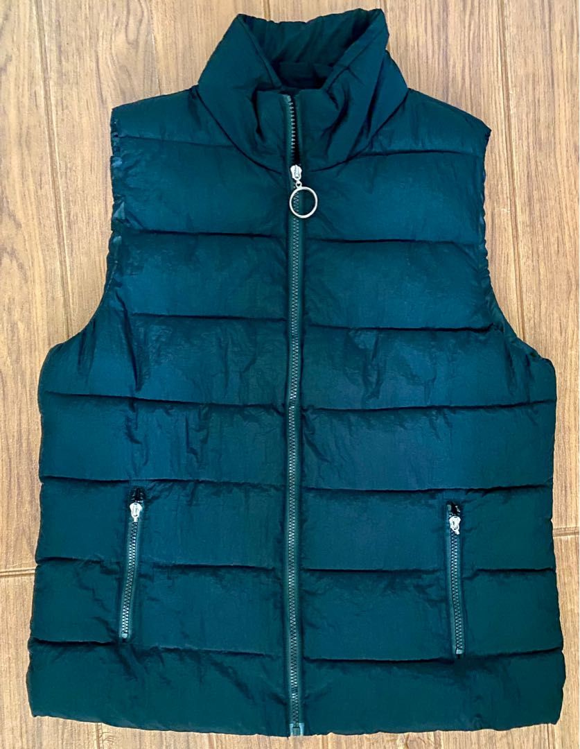 black puffer vest, Men's Fashion, Tops & Sets, Vests on Carousell