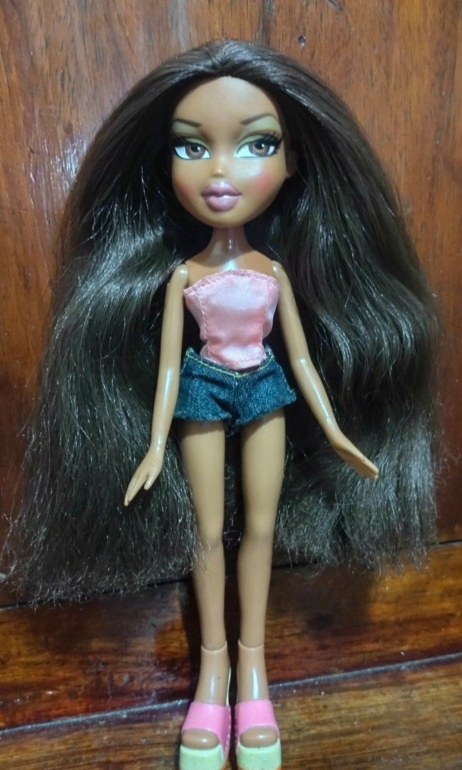 Bratz Spring Break Sasha, Hobbies & Toys, Toys & Games on Carousell