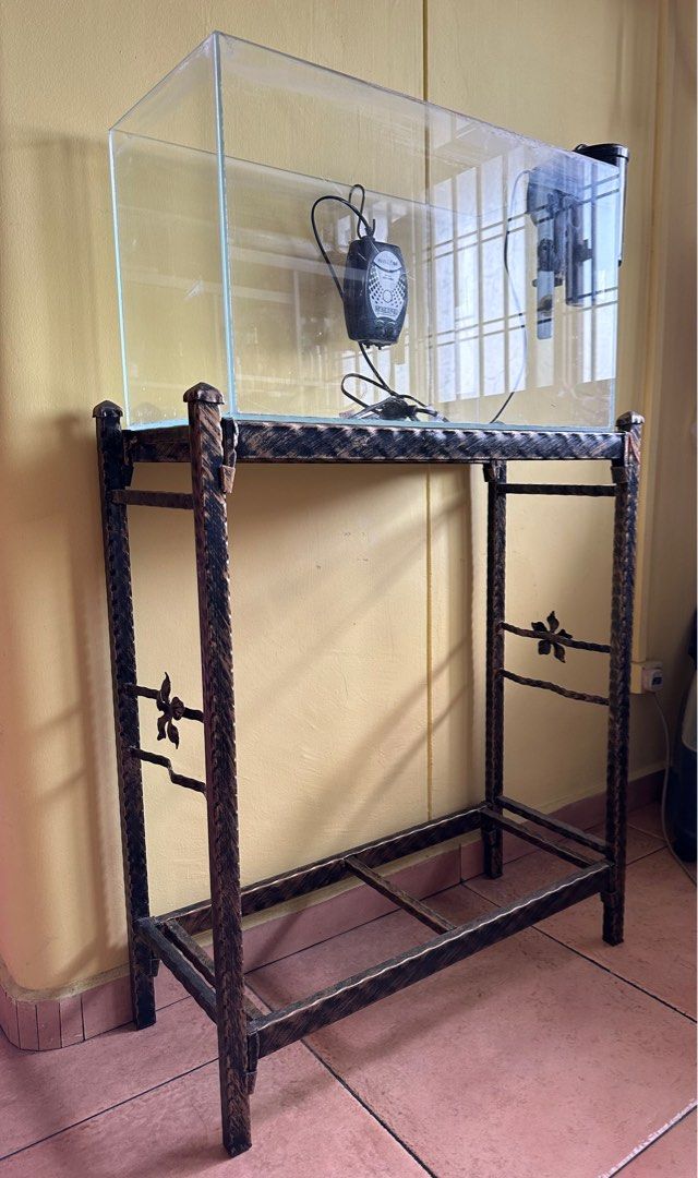 Crystal Tank (60cm) with rack and free 2 free items, Pet Supplies ...