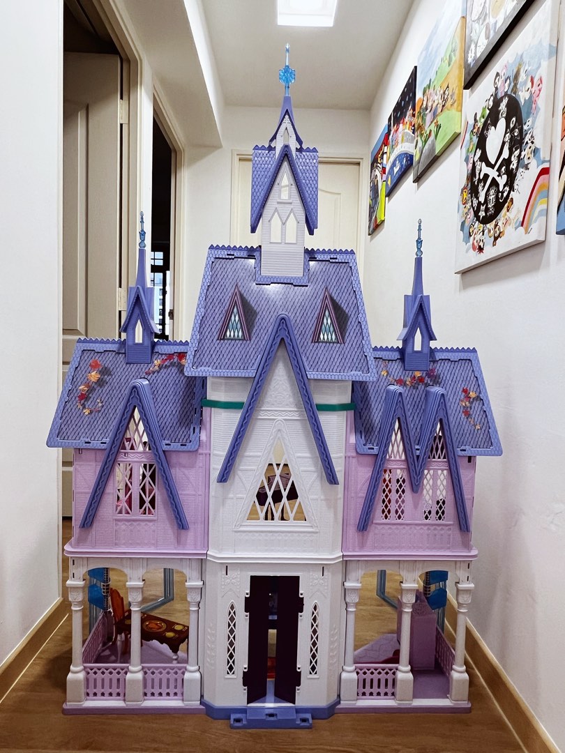Frozen Princess Castle, Hobbies & Toys, Toys & Games on Carousell