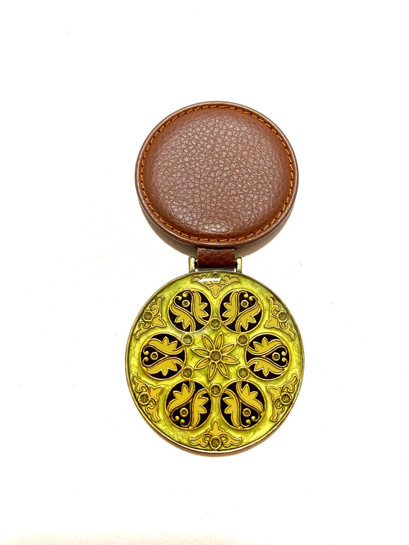 Helen Kelly compact Mirror, Women's Fashion, Watches & Accessories ...
