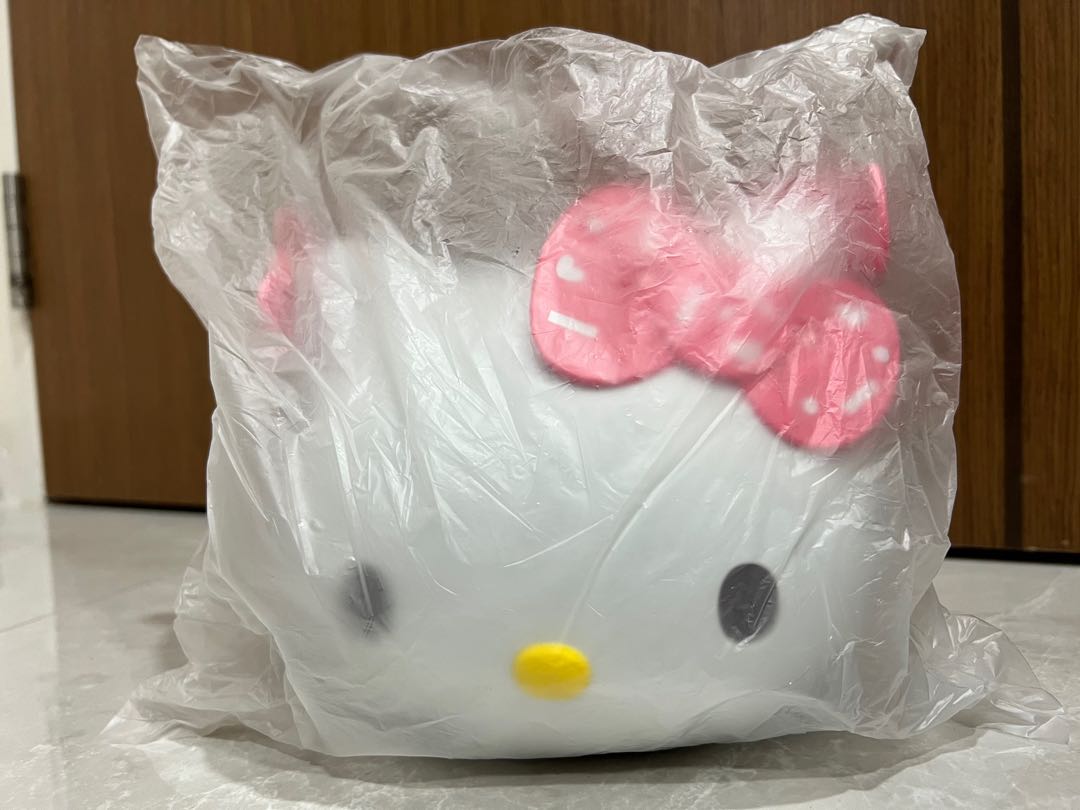 Hello Kitty Bucket Crossbody, Hobbies & Toys, Memorabilia ...
