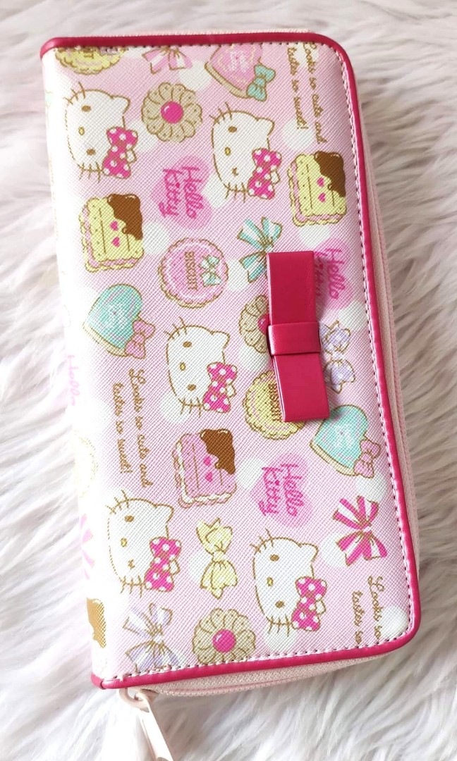 Hello kitty Pink Long Wallet, Everything Else, Looking For on Carousell