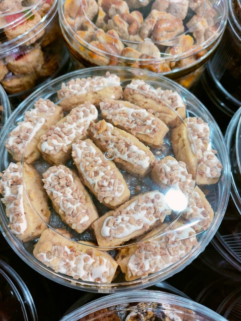 Homemade Kuih raya 2023, Food & Drinks, Homemade Bakes on Carousell