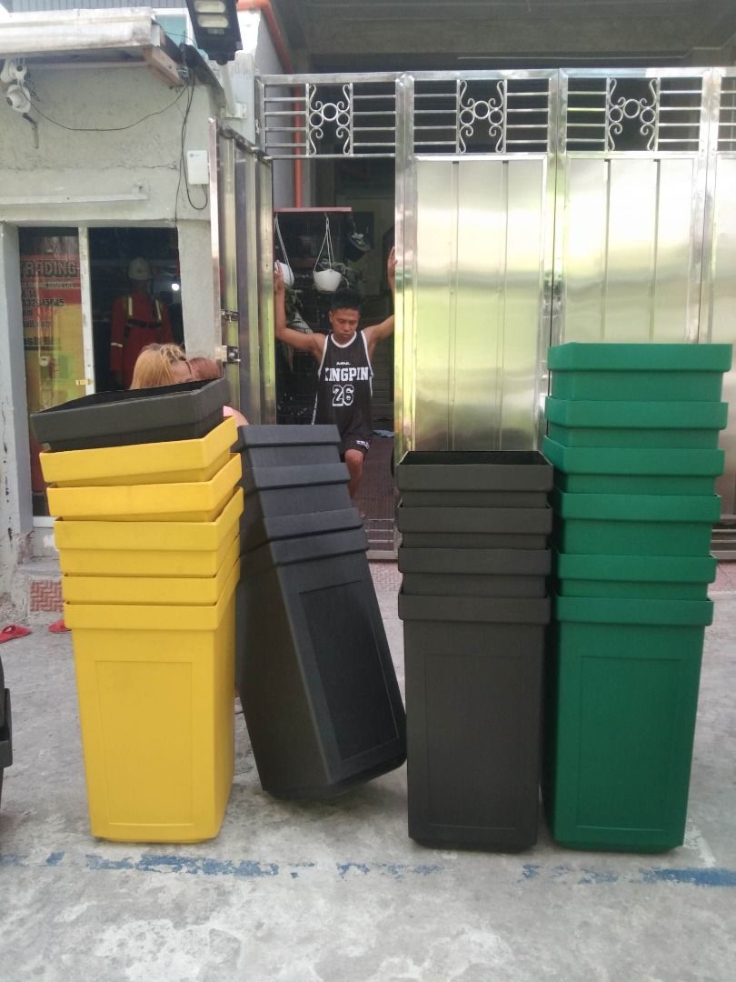 hooded trash bin king size, Furniture & Home Living, Cleaning ...