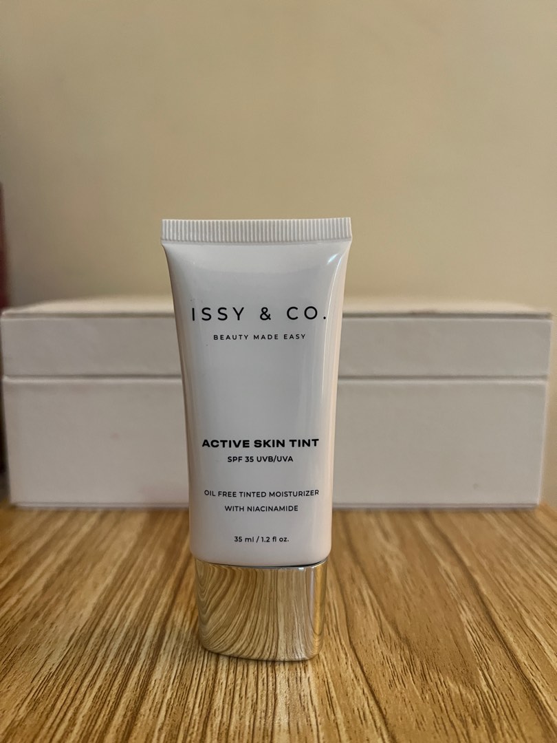 Issy and Co - Sand on Carousell