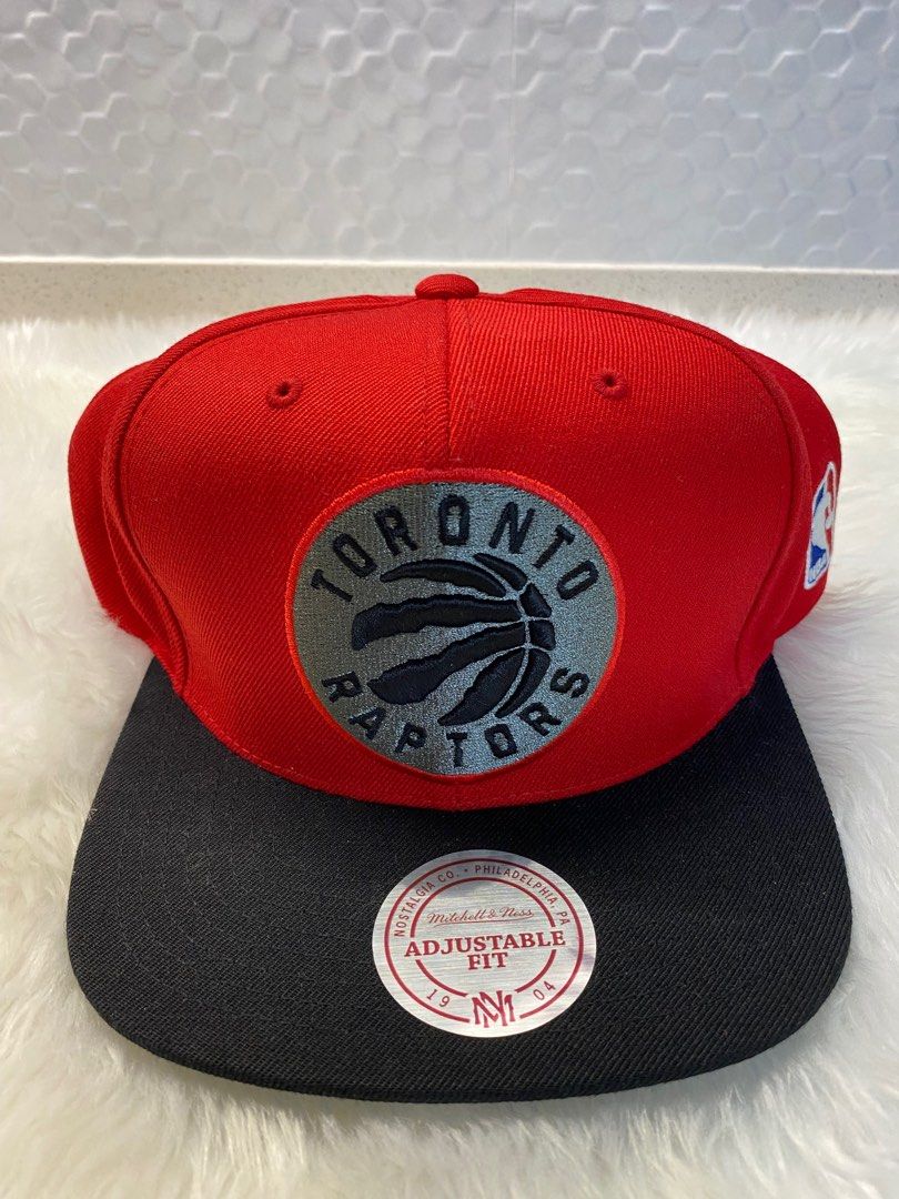 Mitchell and Ness Cap Toronto Raptors, Men's Fashion, Watches ...