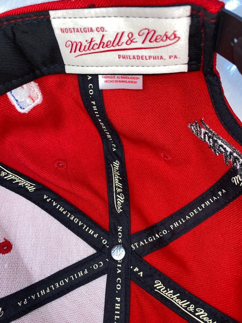 Mitchell and Ness Cap Toronto Raptors, Men's Fashion, Watches ...