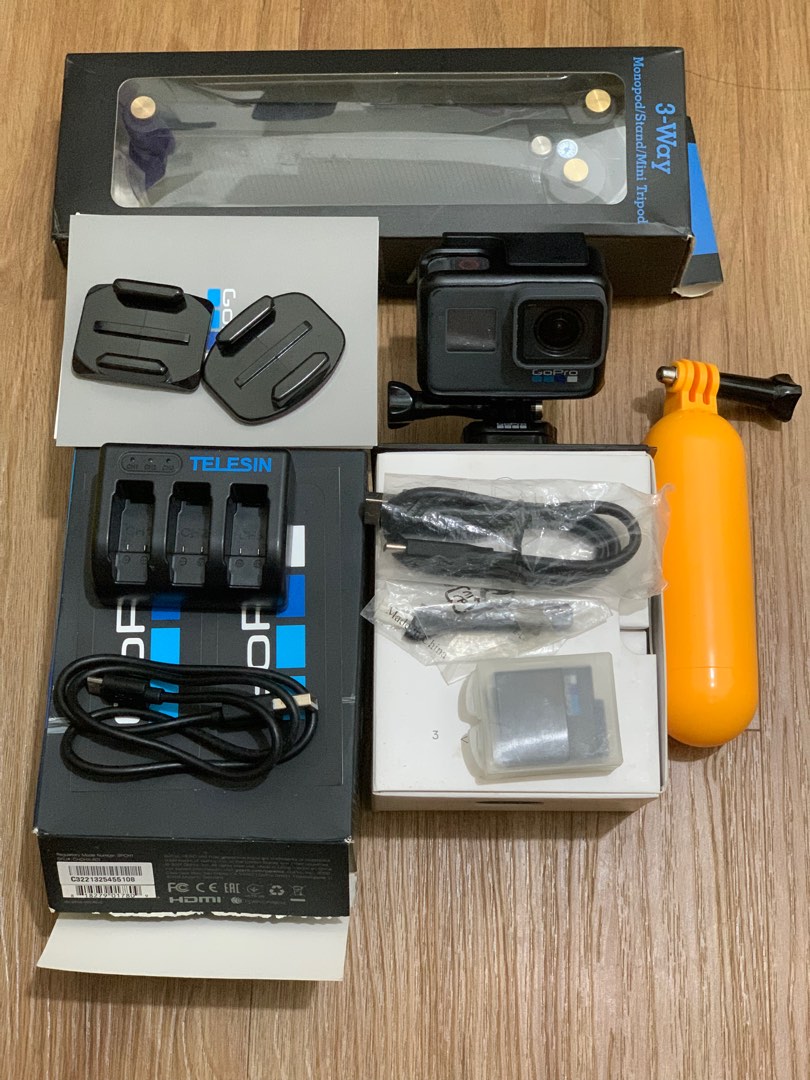 Original GoPro Hero 6 PLUS exciting Freebies, Photography, Cameras on ...
