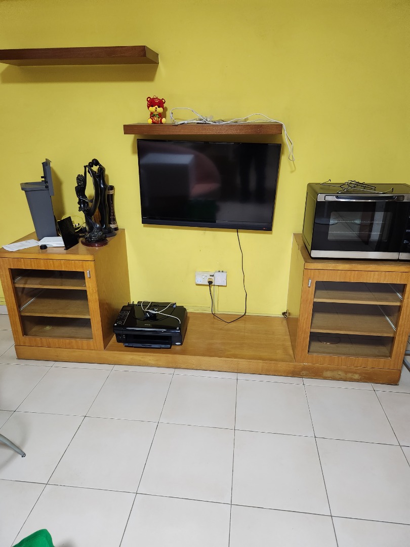 Philips 40" TV, TV & Home Appliances, TV & Entertainment, TV on Carousell