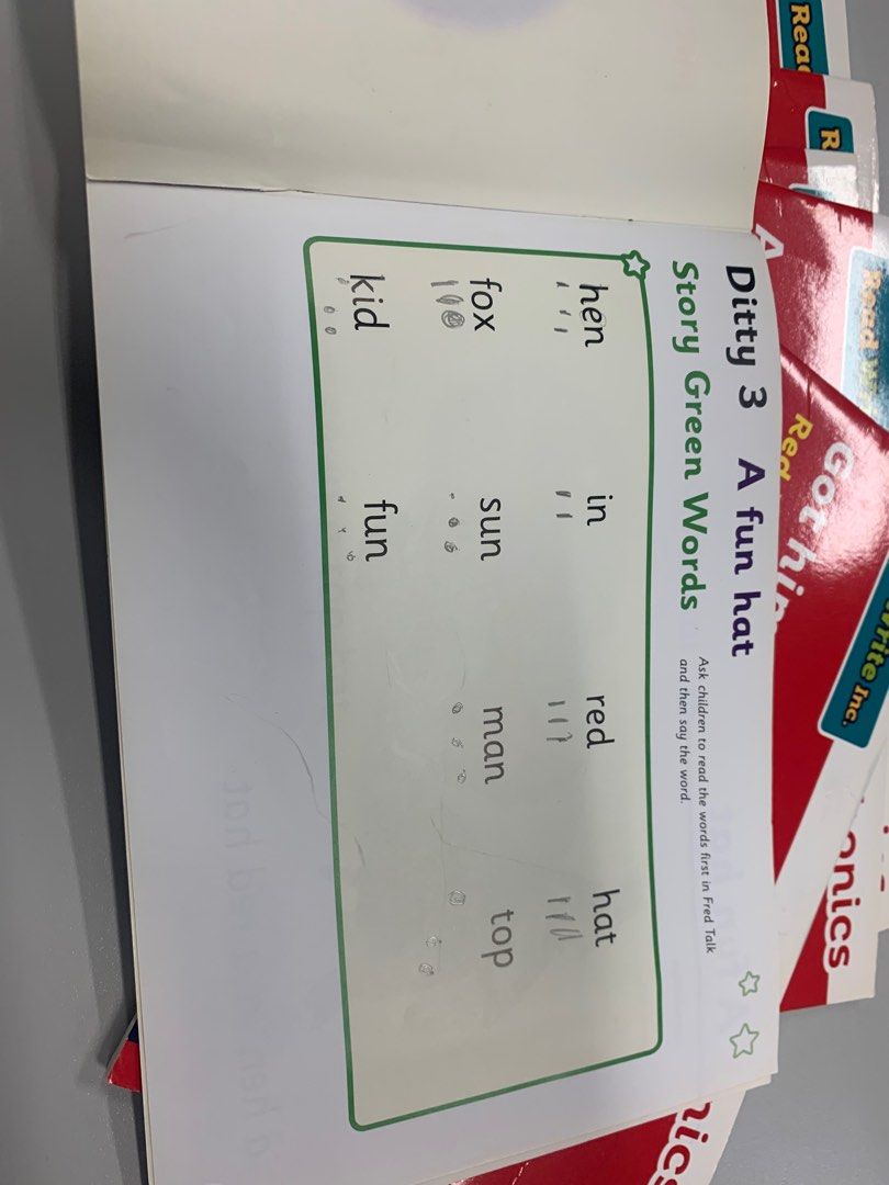 Read write inc Oxford rwi red book, 興趣及遊戲, 書本 & 文具, 小朋友書 - Carousell