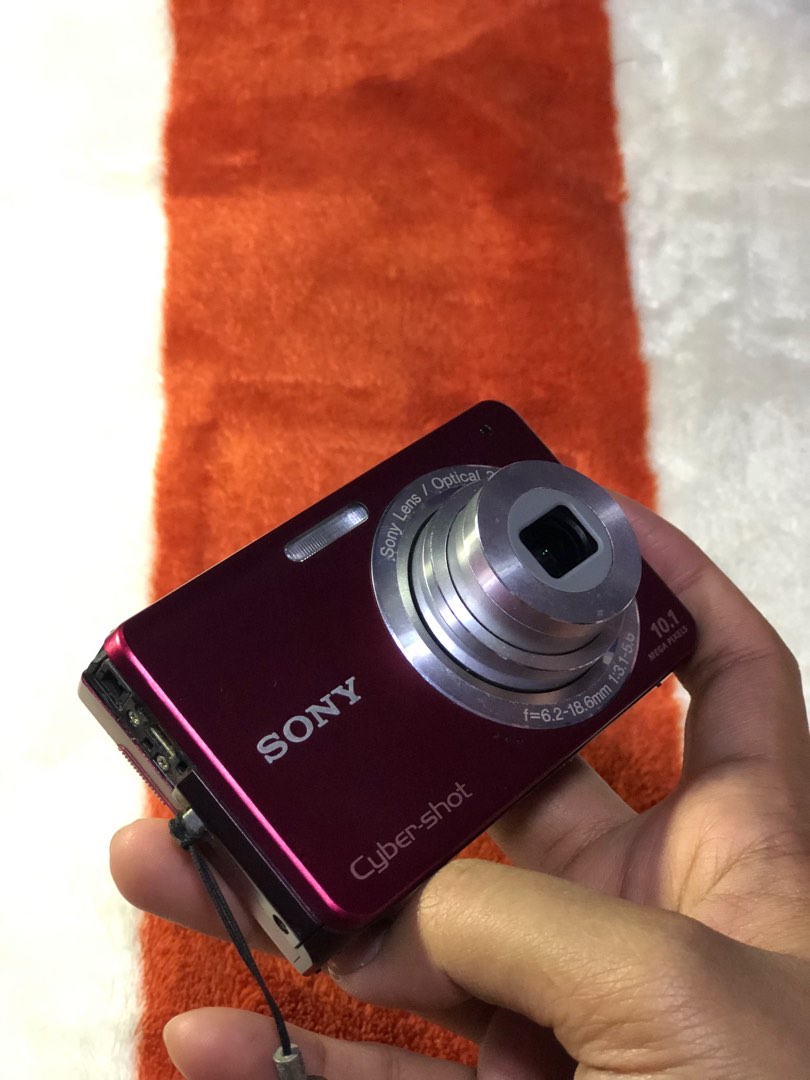 Sony cybershot dsc-w180, Photography, Cameras on Carousell