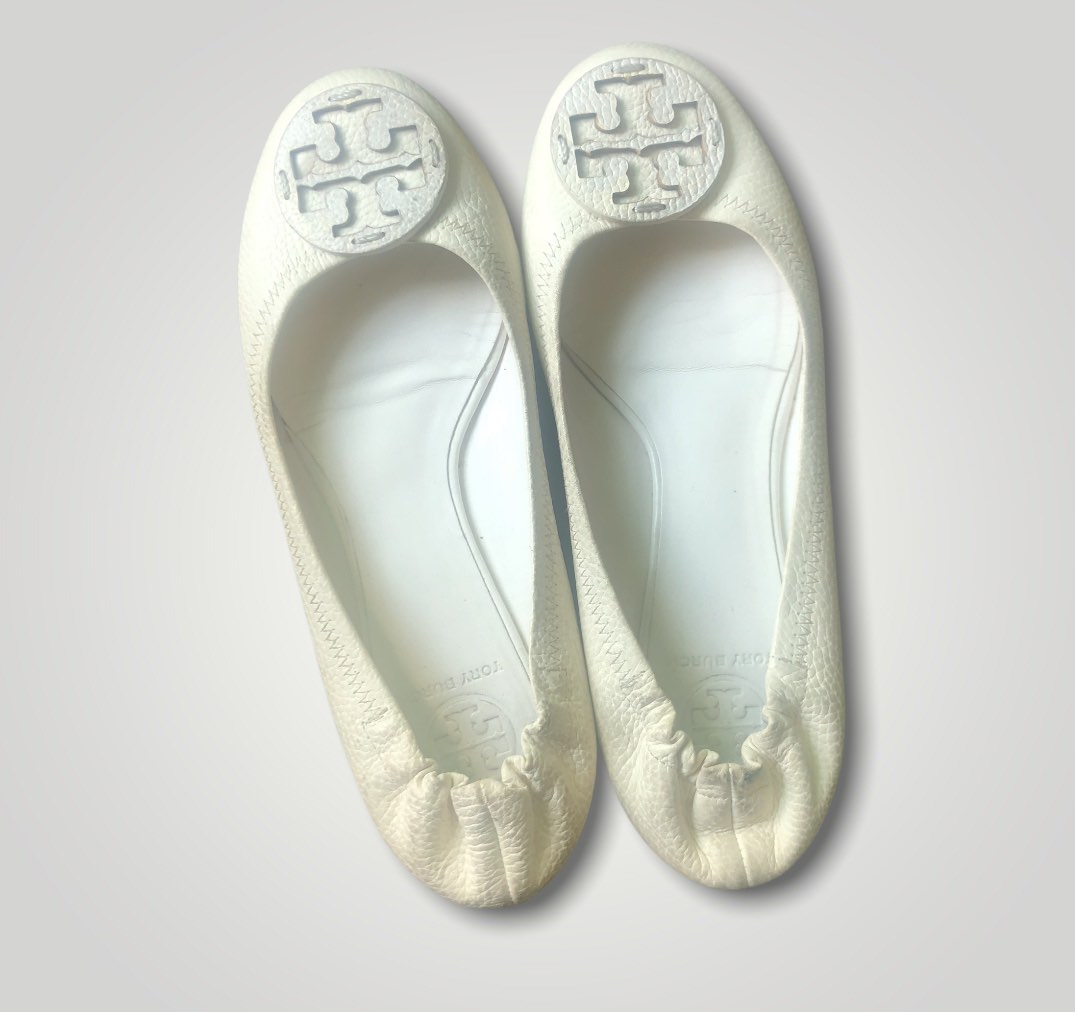 Tory Burch Reva White Pebbled Leather Ballet Flats, Women's Fashion ...