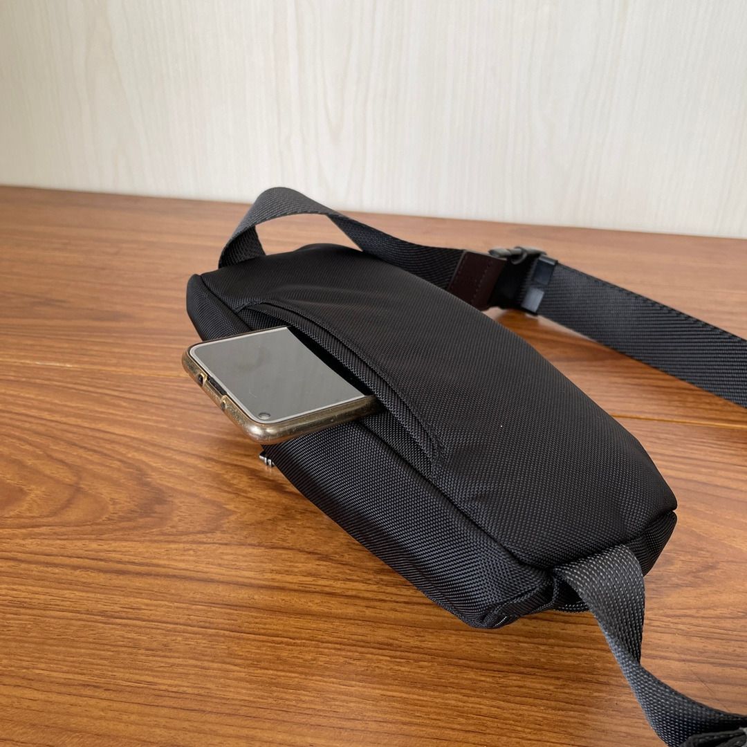 Tumi Milton Belt Bag, Men's Fashion, Bags, Sling Bags on Carousell