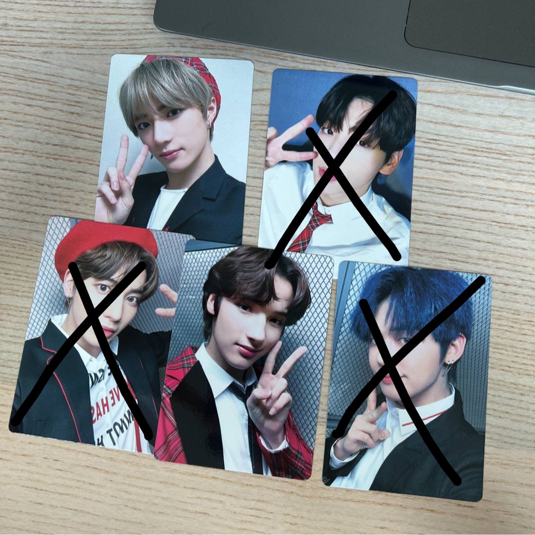 TXT LIGHTSTICK PHOTOCARD PC, Hobbies & Toys, Memorabilia & Collectibles ...