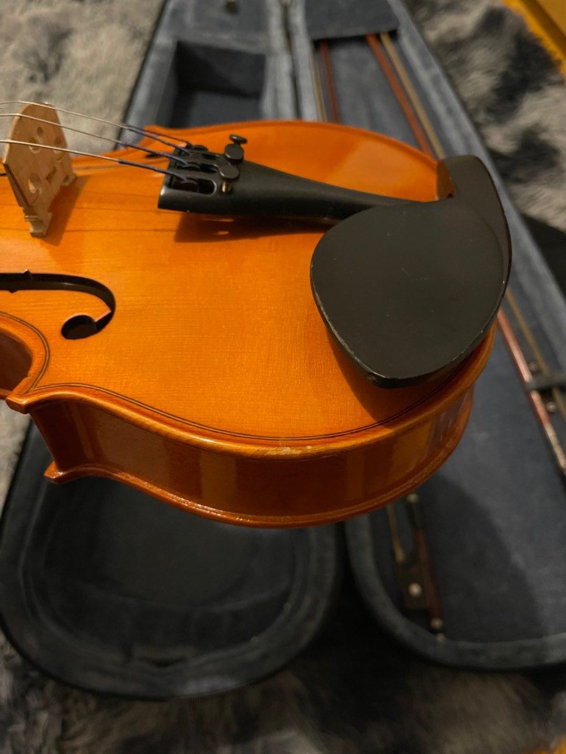 Valencia Violin 4/4, Hobbies & Toys, Music & Media, Musical Instruments ...