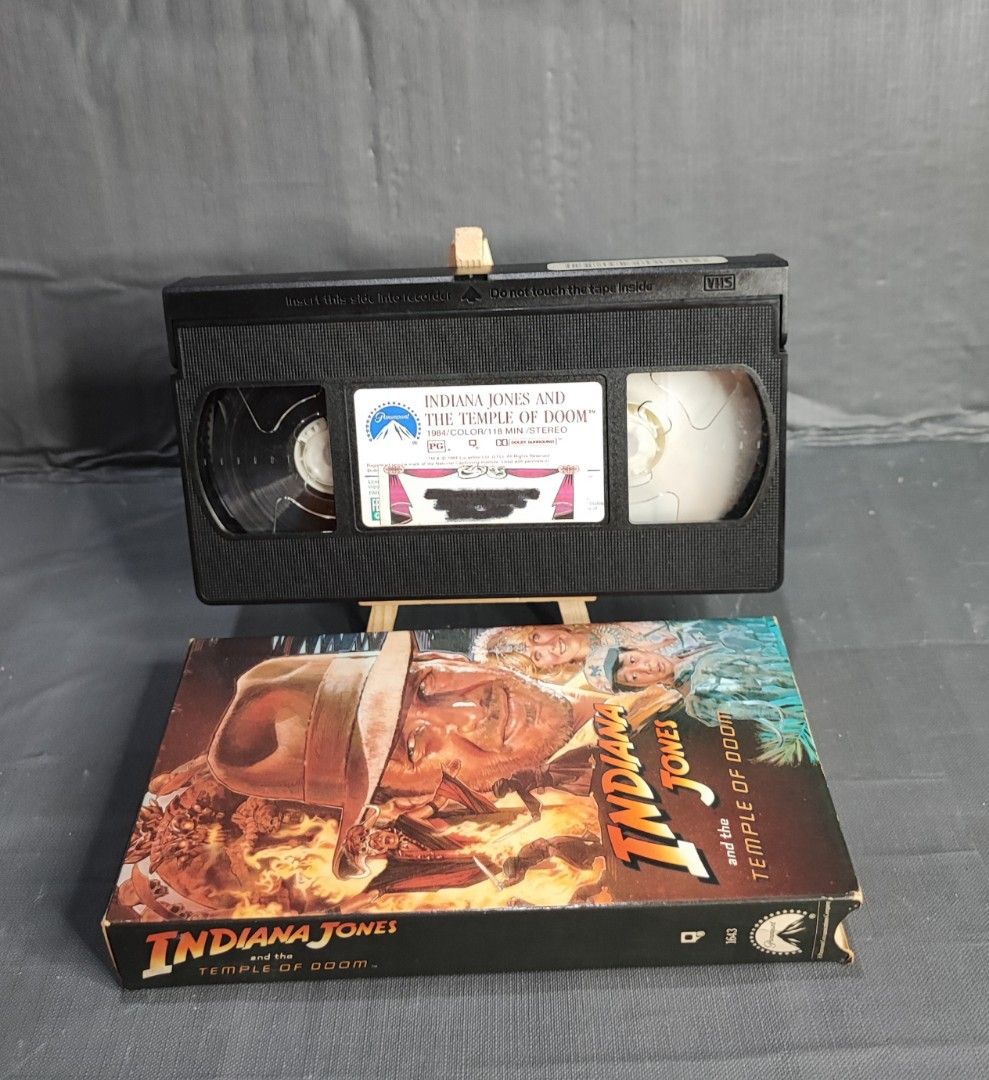 VHS Tapes Indiana Jones Trilogy, Hobbies & Toys, Memorabilia ...