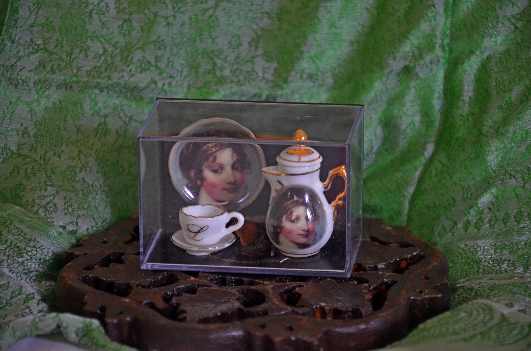 vintage Reutter "Princess " miniature porcelain, Hobbies & Toys ...