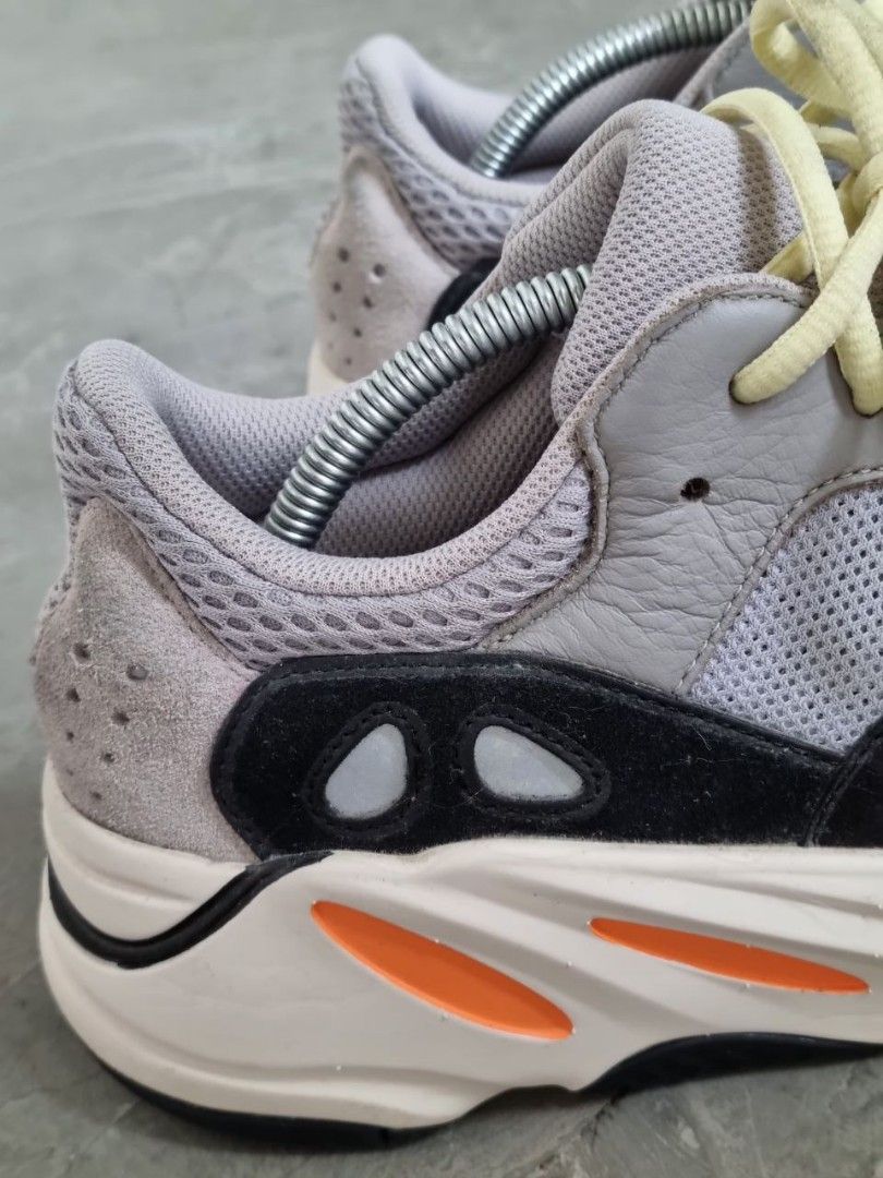 Waverunner 700 v1, Men's Fashion, Footwear, Sneakers on Carousell
