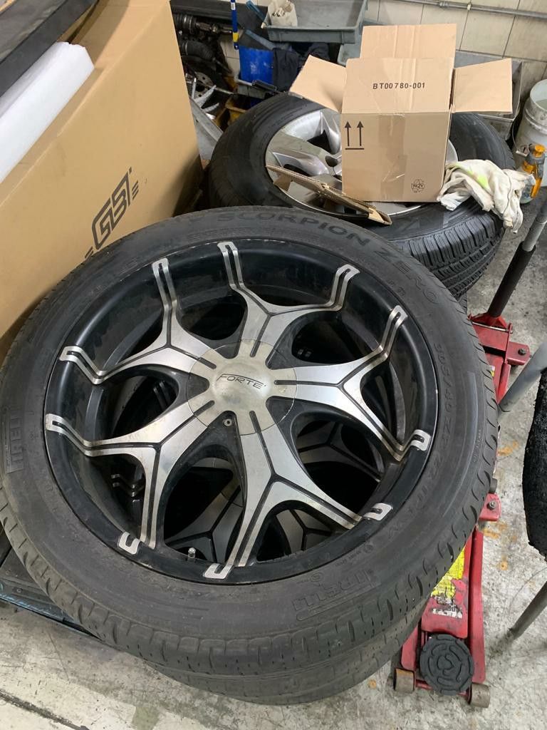 Prado 22 inch pcd 6X139.7 FORTE rim with tyres, Car Accessories, Tyres ...