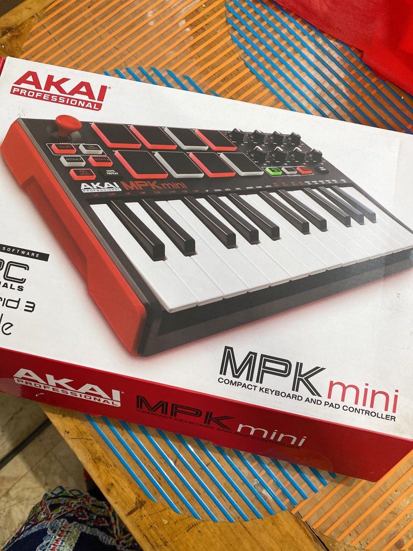 AKAI MPK Mini, Hobbies & Toys, Music & Media, Musical Instruments on Carousell