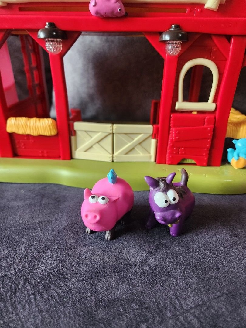 B Toys Baa Baa interactive barn with farm animals, with light and music ...