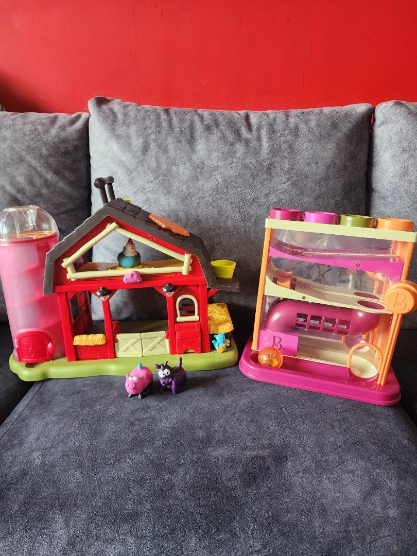 B Toys Baa Baa interactive barn with farm animals, with light and music ...