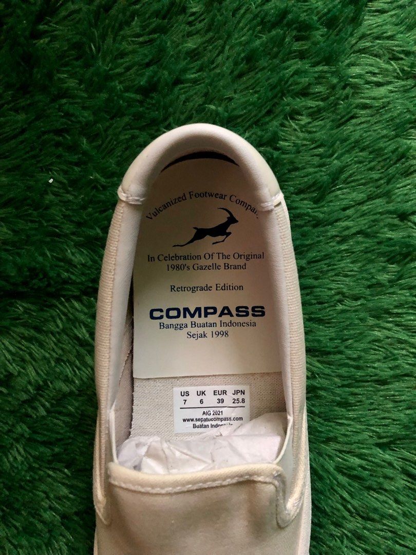 Compass Retrogade Slip On Cream, Fesyen Pria, Sepatu , Sneakers di ...